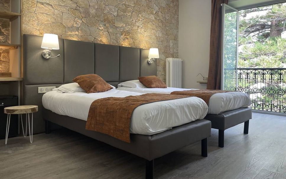 Hotel Busby i Nice, Frankrike från 521 kr: Erbjudande, omdömen, bilder ...